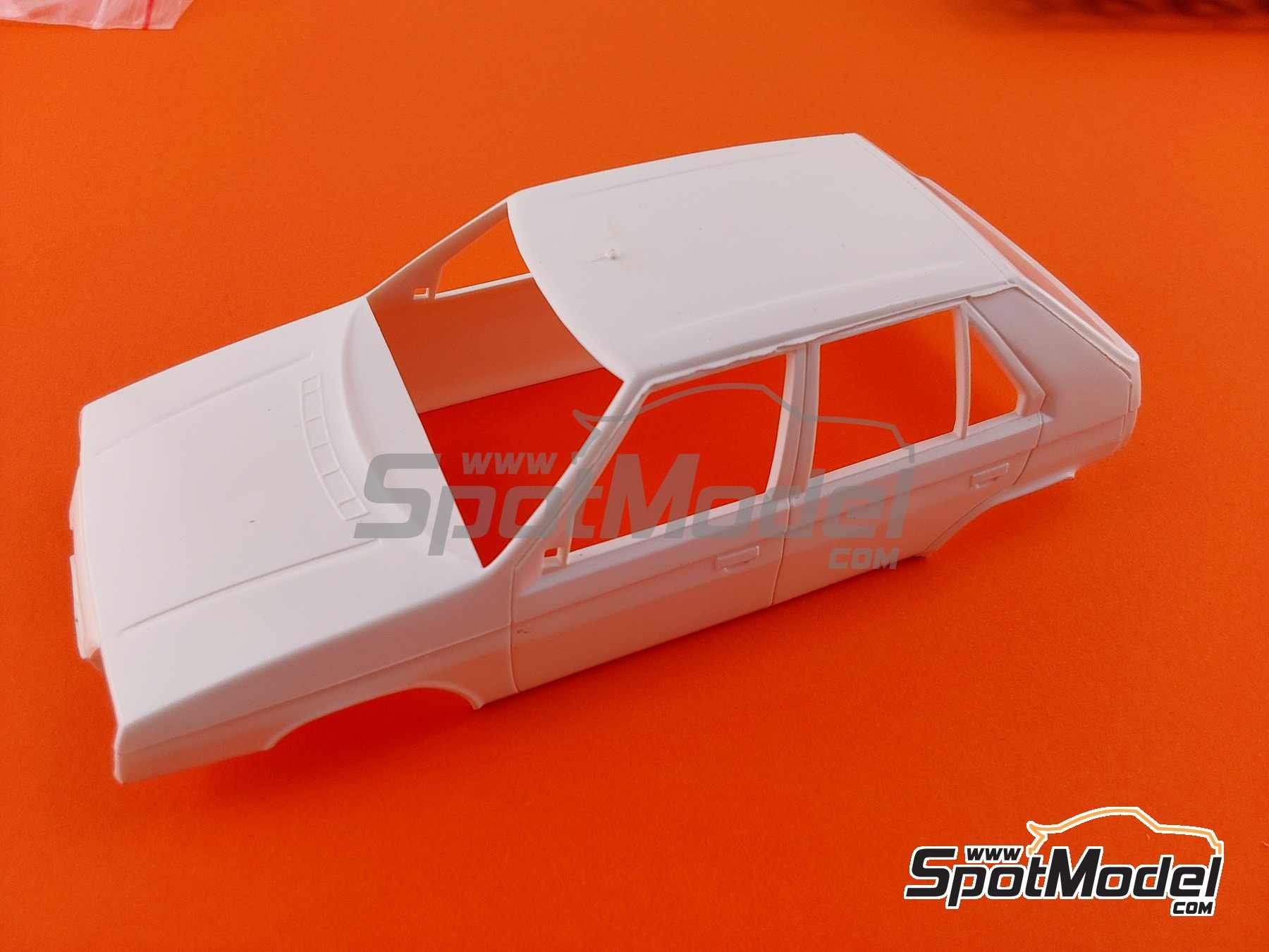 Reji Model 009: Car scale model kit 1/28 scale - Skoda Favorit 136L Skoda Motorsport Team ...